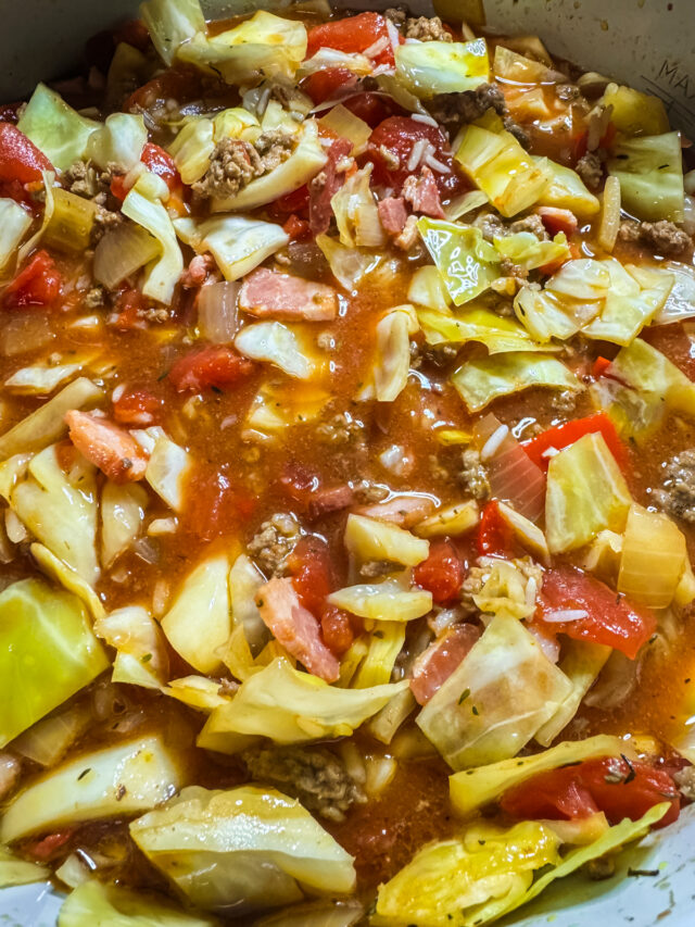 Easy Unstuffed Cabbage Roll Soup Recipe (Slow Cooker) - Smart Savvy Food